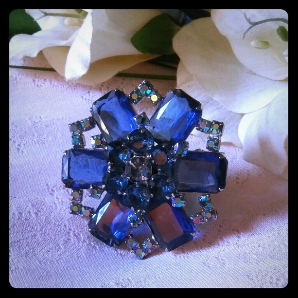 Jewelry | Vintage Stunning Blue Rhinestone Brooch | Poshmark